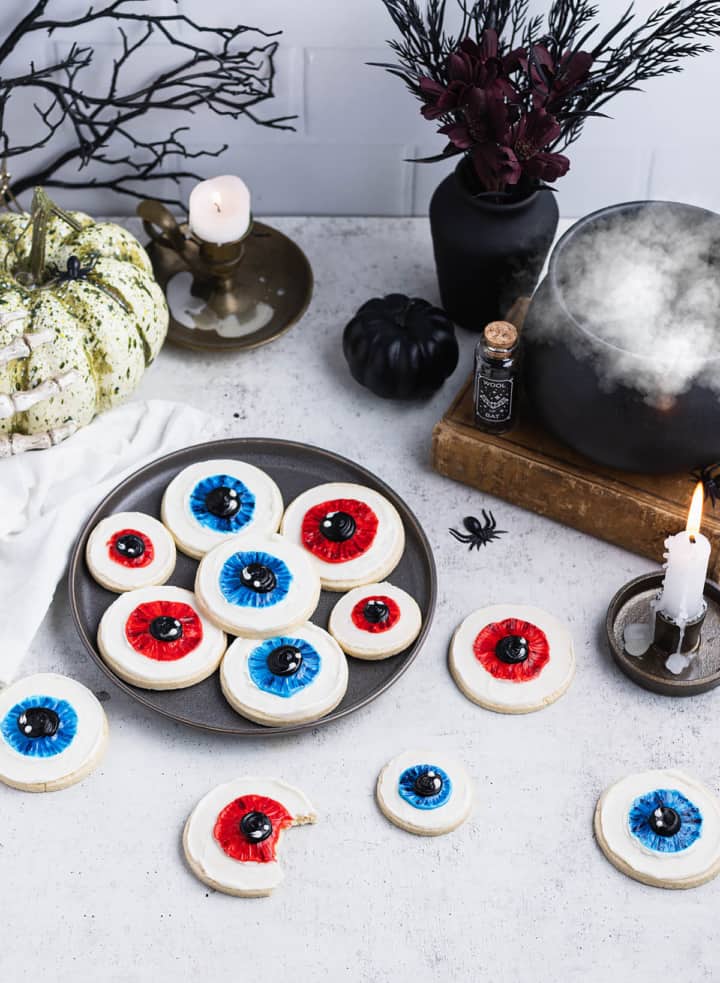 Easy Eyeball Cookies - The Simple, Sweet Life